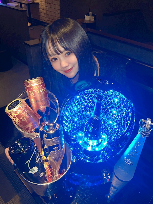 あみ - Girl's Bar BiBi・ビビ - 八王子のガールズバー [ポケパラ]