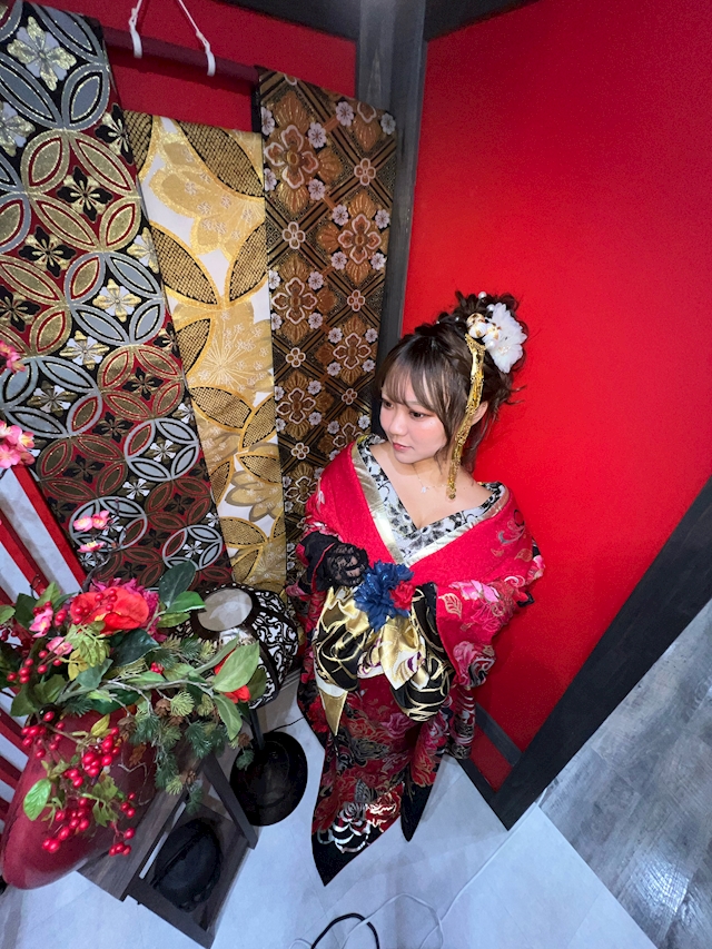 あみ - Girl's Bar BiBi・ビビ - 八王子のガールズバー [ポケパラ]