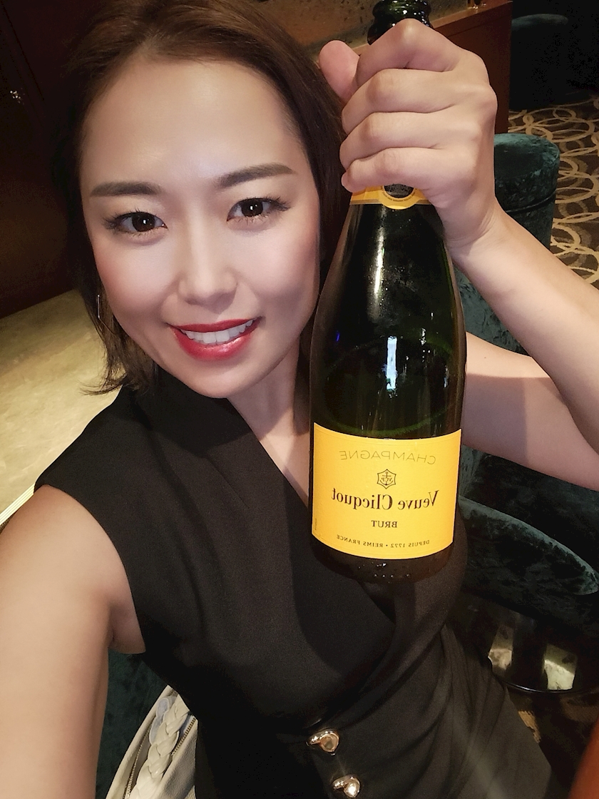 🍾🍾🍾 - AYAKO - Days・デイズ - 中洲のスナック【ポケパラ】